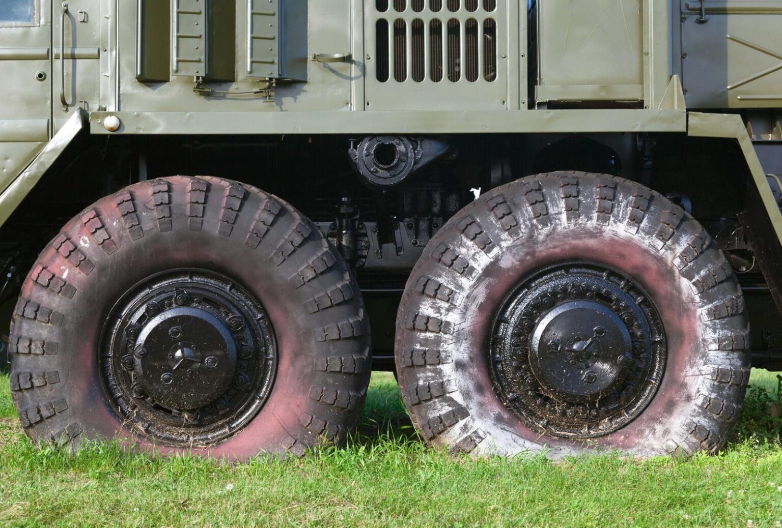 On and Off-Road Warriors: The Preferred Tires of the US Military tires